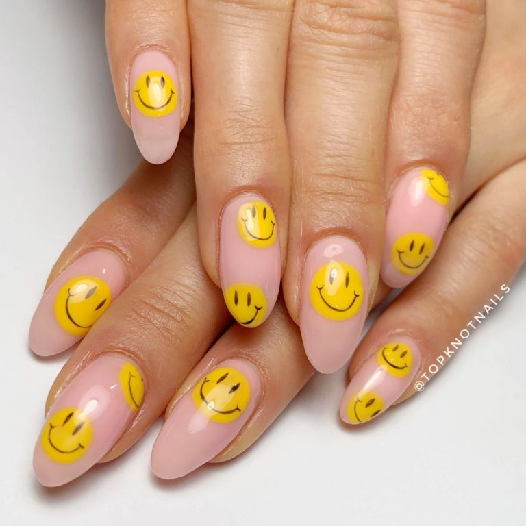 15 Cutest Smiley Face Nails | BeautyWayMag