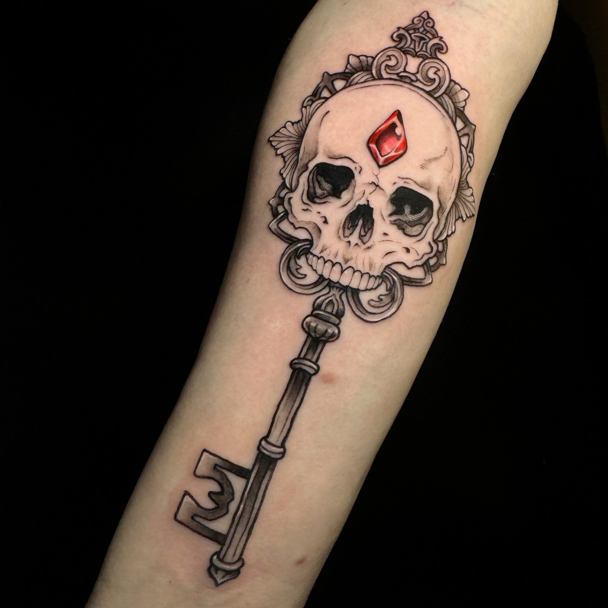 23 Girly Skull Tattoo Ideas with a Soft Touch | BeautyWayMag
